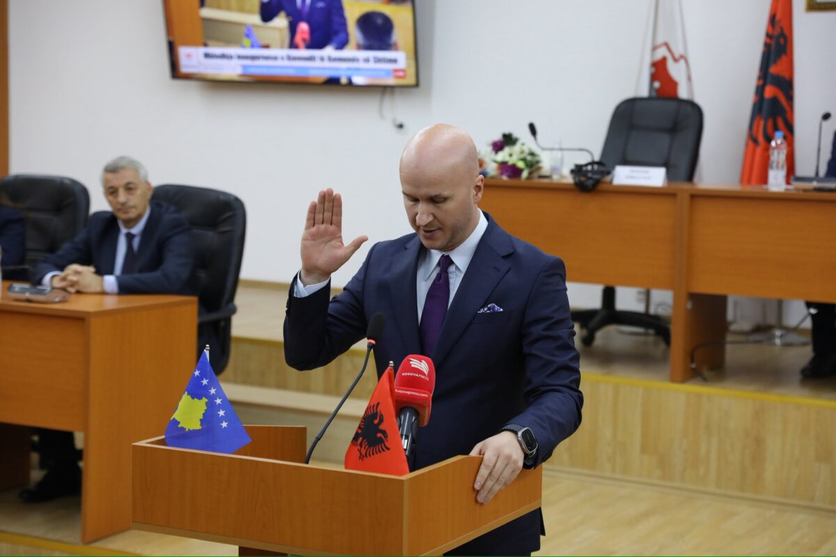 Qemajl Aliu betohet për mandatin e dytë si kryetar i Shtimes - Arbresh.info